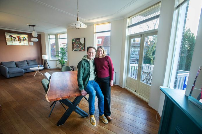 Meghan verkoopt woning met droombadkamer om te gaan samenwonen met ...