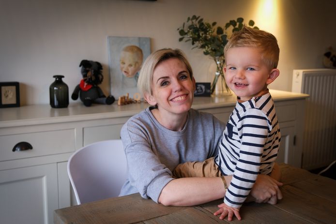 MUCOWEEK. Mucopatiënte Caroline zou maar 5 jaar worden, maar is er ondertussen al 38: “Op ...