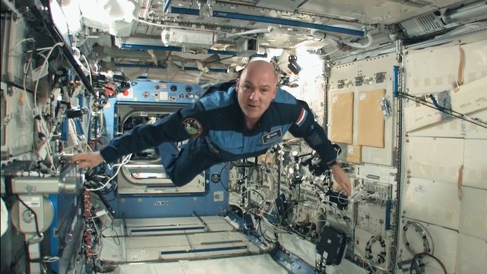 Bijna miljoen kijkers voor start docureeks André Kuipers | Show | AD.nl