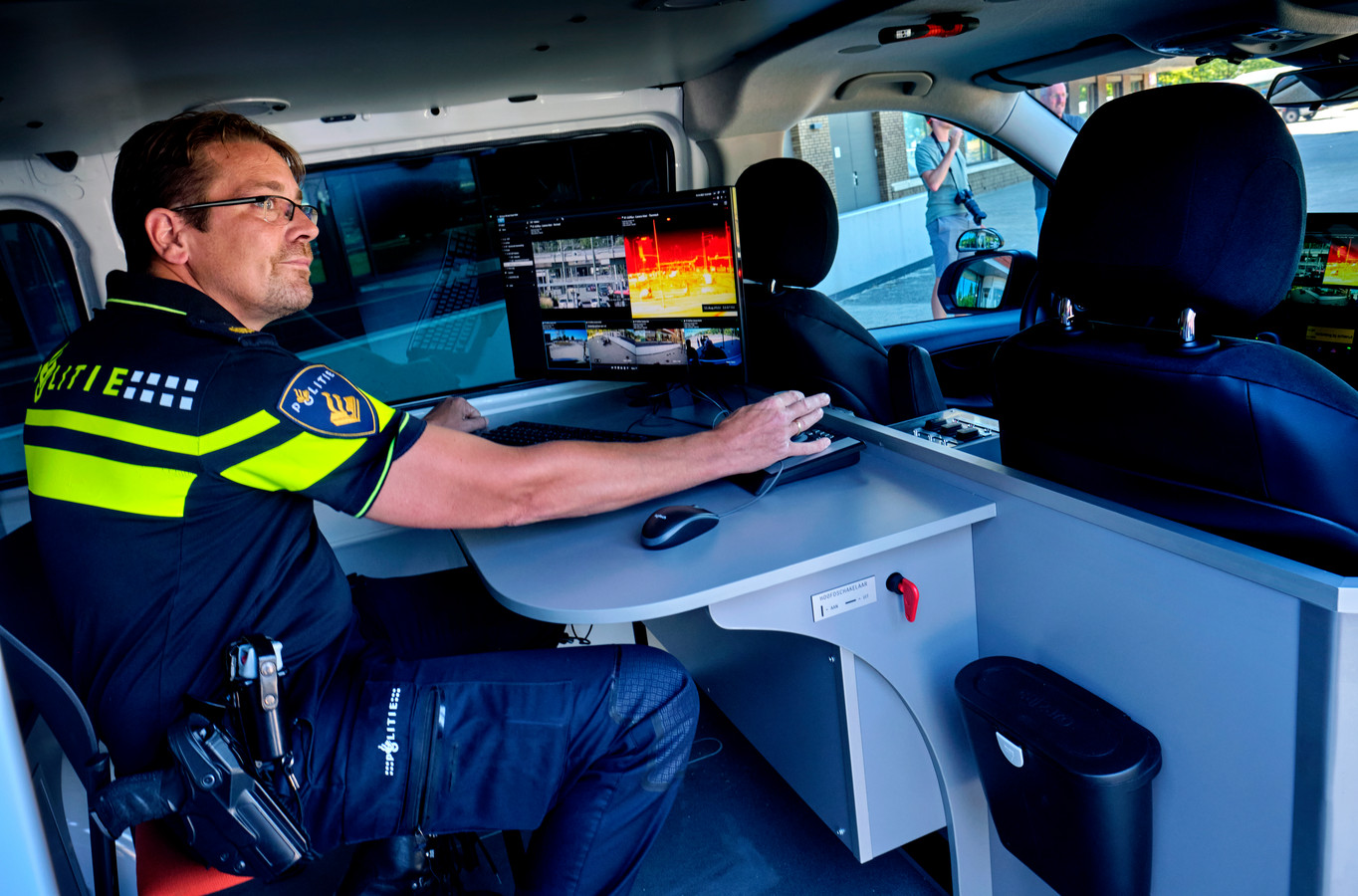 Politie kan videovoertuig nu ook inzetten bij aanhoudingen: plek voor ...