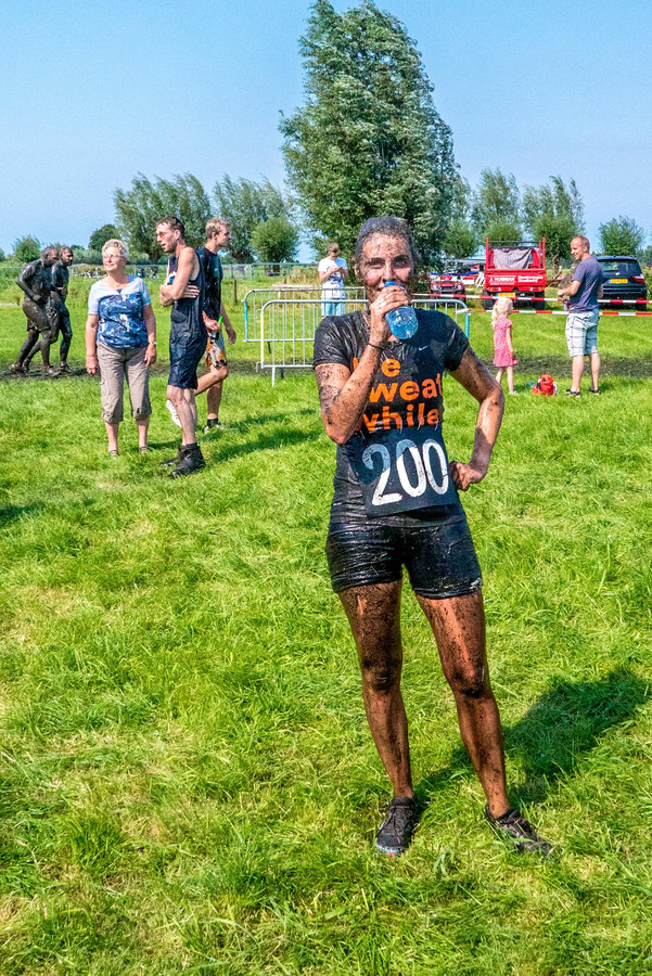 Voor de allerlaatste keer racen door de modder | Foto | AD.nl