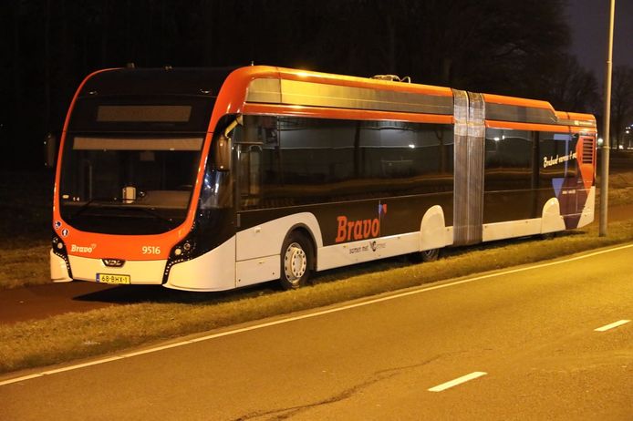 Elektrische bussen in Eindhoven vallen eerste dag uit | Brabant | bd.nl
