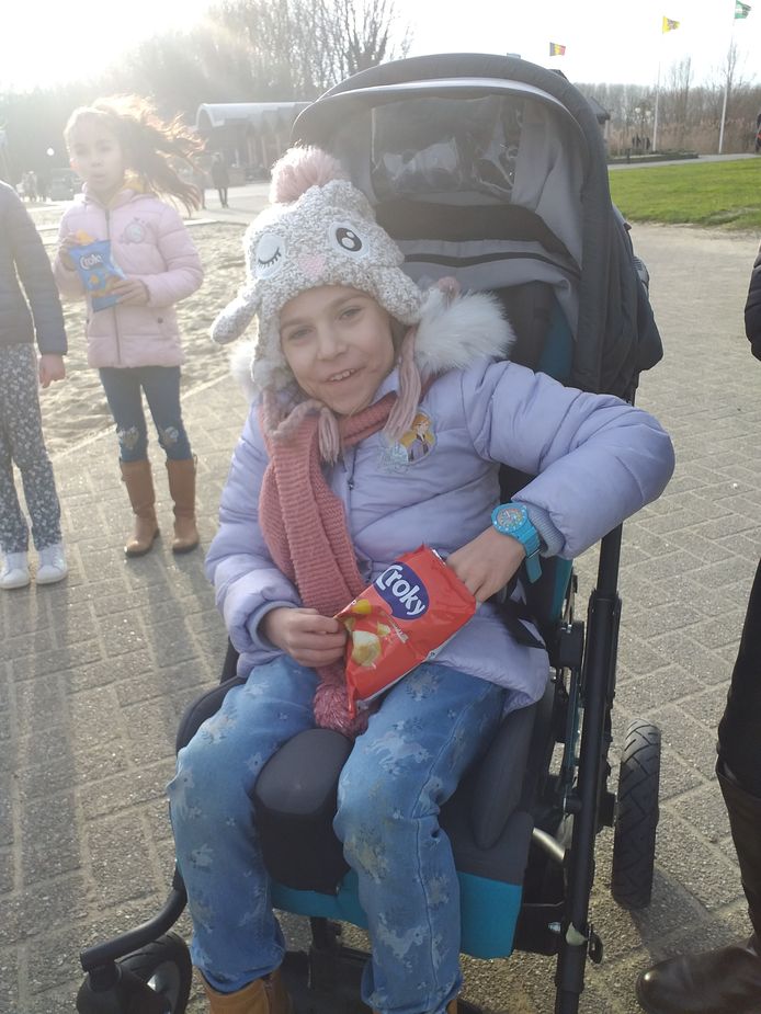 Elisa (8) krijgt 160 epilepsie-aanvallen per dag: “Onze vrienden zijn ...
