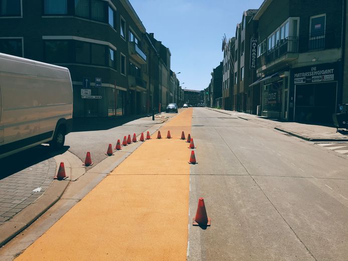 Gele fietsstrook in de Denderstraat: “Vanaf 16 augustus ...