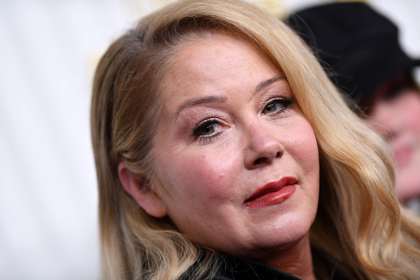 Christina Applegate maakt sterk statement tegen MS op rode loper ...