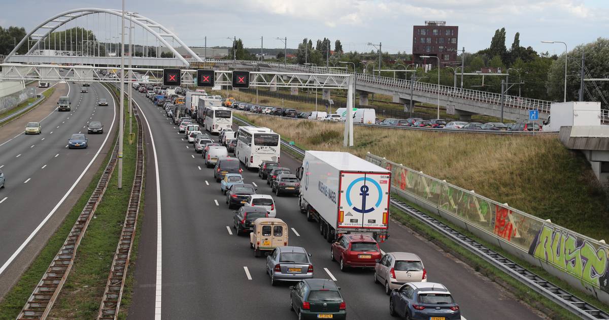 A12 van Den Haag naar Utrecht weer open na ongeluk | Den Haag | AD.nl