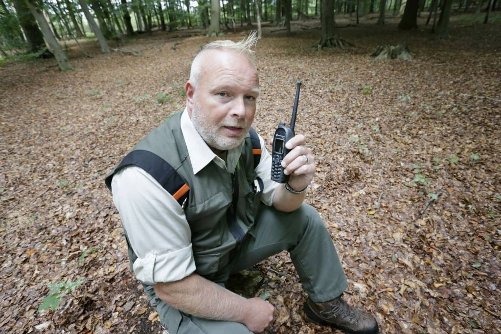 Eindelijk portofoon voor boswachter in West-Brabant | Foto | AD.nl