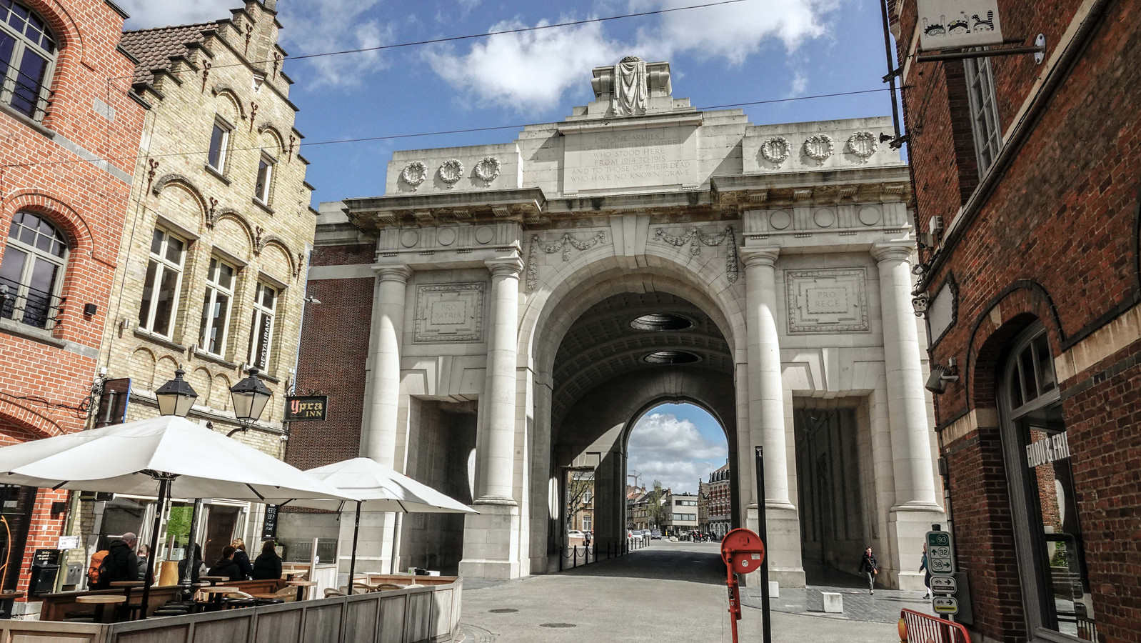 Iconische Menenpoort in Ieper gaat twee jaar in de steigers: “Last Post ...