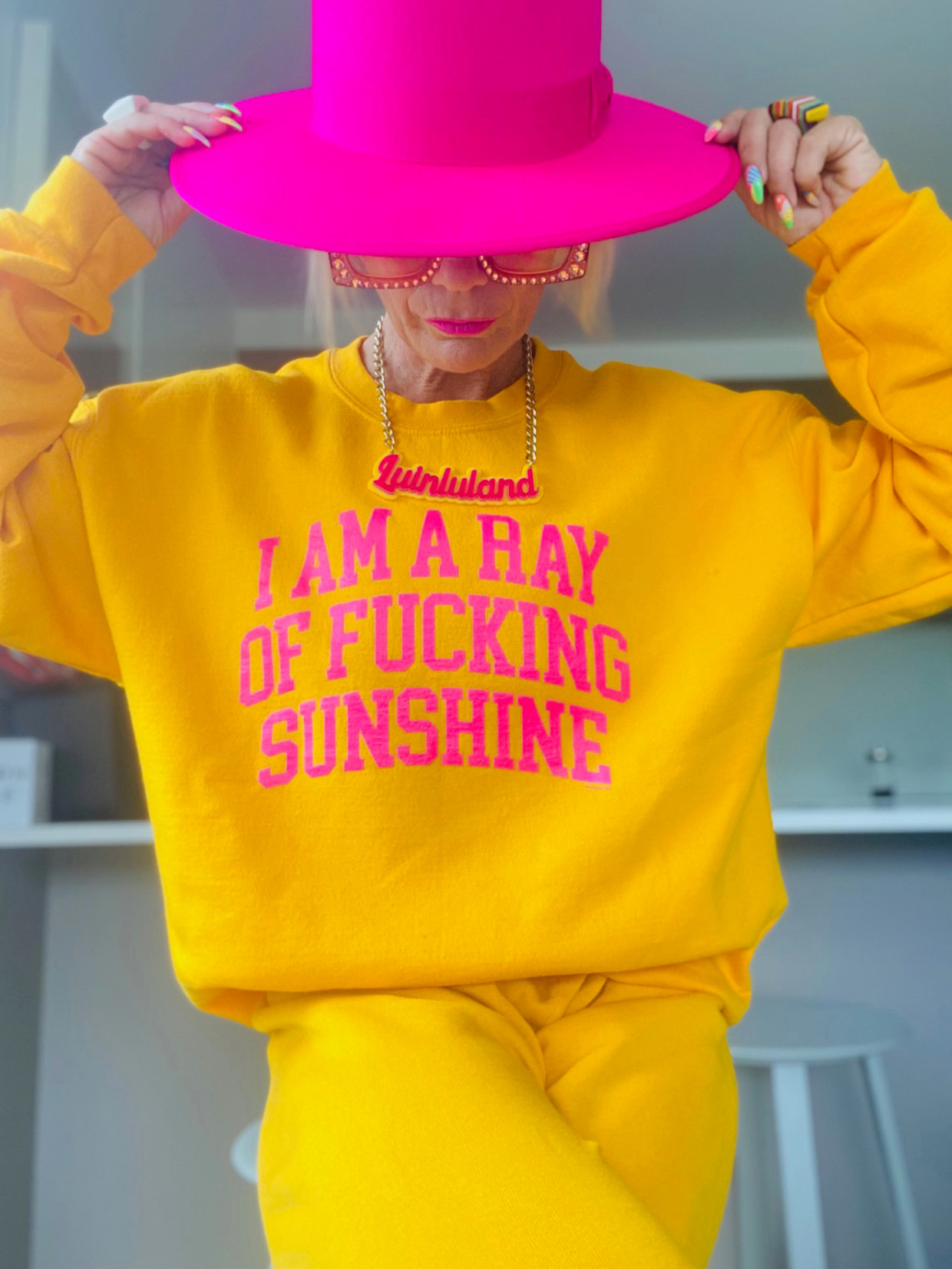 Middle age influencer Lou Featherstone: ‘Laat vrouwen hun eigen ...