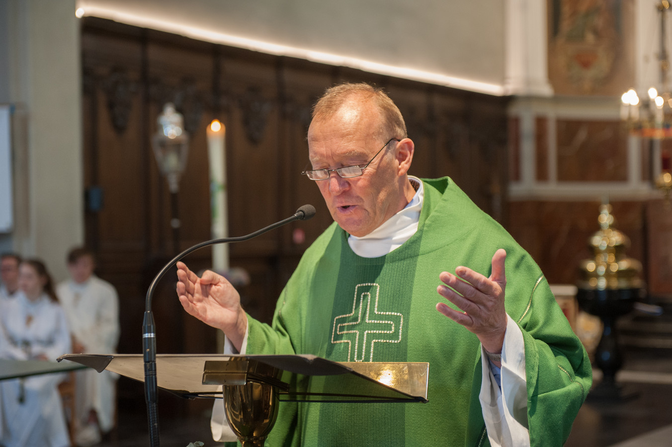 Priester Patrick Bourgoignie (68) legt functie neer: geen priester meer ...