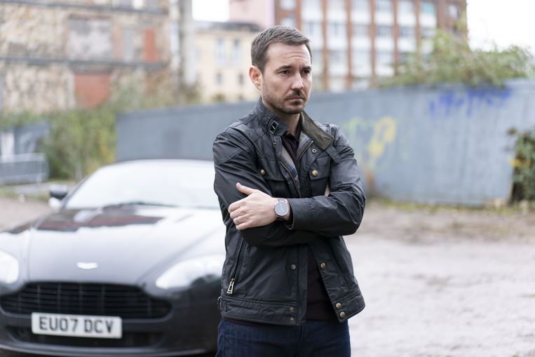 Martin Compston in de nesten: ‘Hoe vraag je aan iemand negen maanden ...