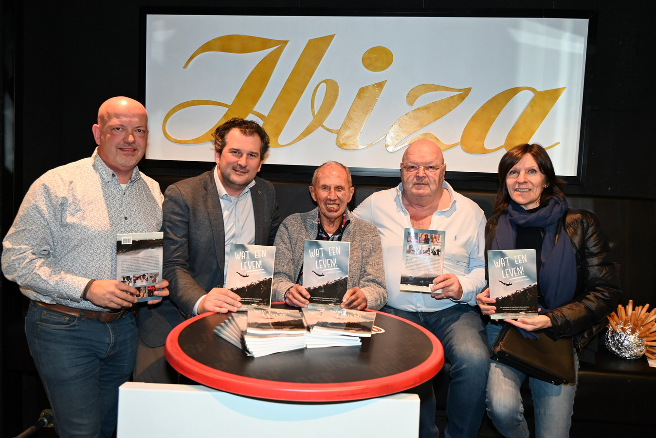 Het levensverhaal van ‘Den Eduard van den Ibiza’ in een boek: “Ze ...