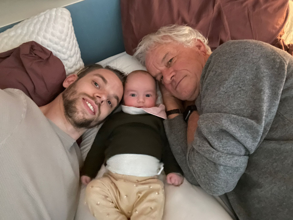 Zoon Max over zijn vader Lout Donders (1954-2022): ‘Hij geloofde dat ...