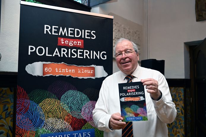Ereburgemeester Chris Taes brengt zevende boek uit: “Hoop hiermee ...