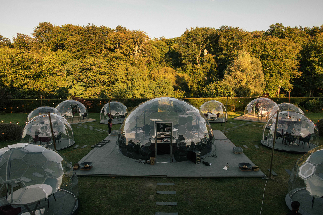 Un dîner sous bulle et avec vue: expérience culinaire unique au château ...