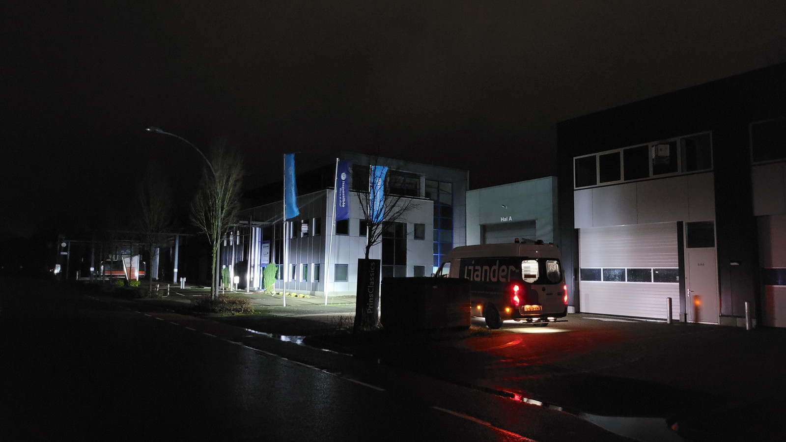 Bijna 900 huishou­dens in Nunspeet zonder stroom door ontploft ...