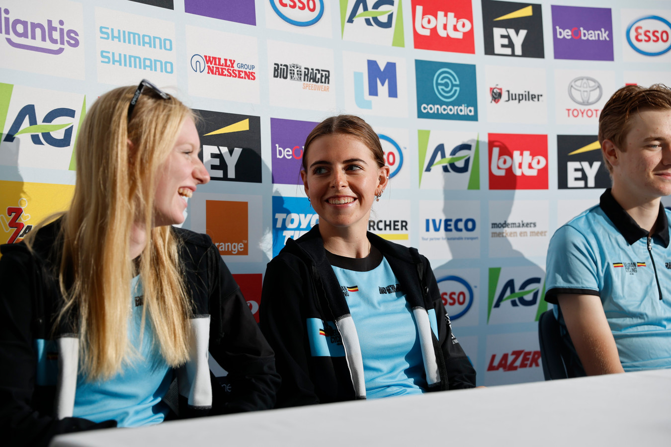 Historisch: 17-jarige Febe Jooris bezorgt ons land eerste vrouwelijke WK-medaille in tijdrijden ...