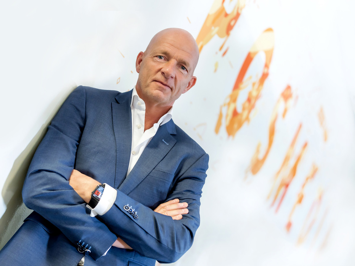 Richard uit Hengelo leeft zijn jongensdroom in Praag: ‘Thuis is waar je ... Richard uit Hengelo leeft zijn jongensdroom in Praag: ‘Thuis is waar je ...