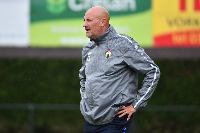 Geert Emmerechts en Berchem Sport trappen tegen Hoogstraten zware ...