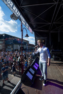 George Baker kampt met langdurige coronaklachten en zegt optreden af ...