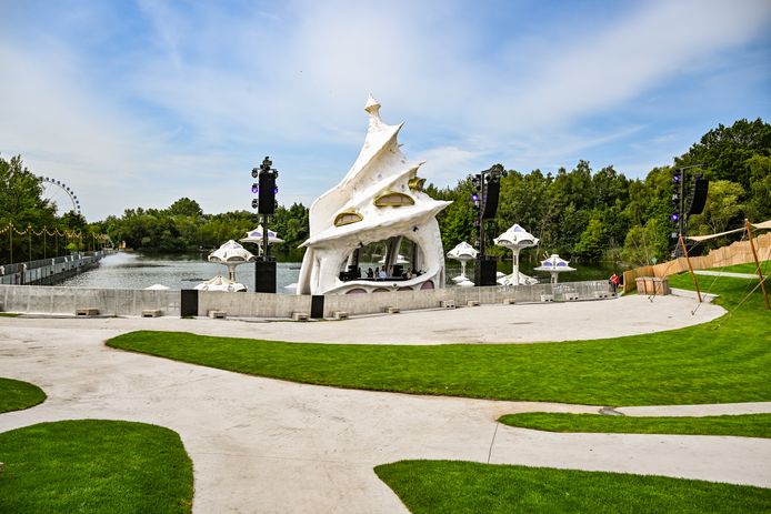 Steek het water over met een magisch vlot en ga dansen voor een ...