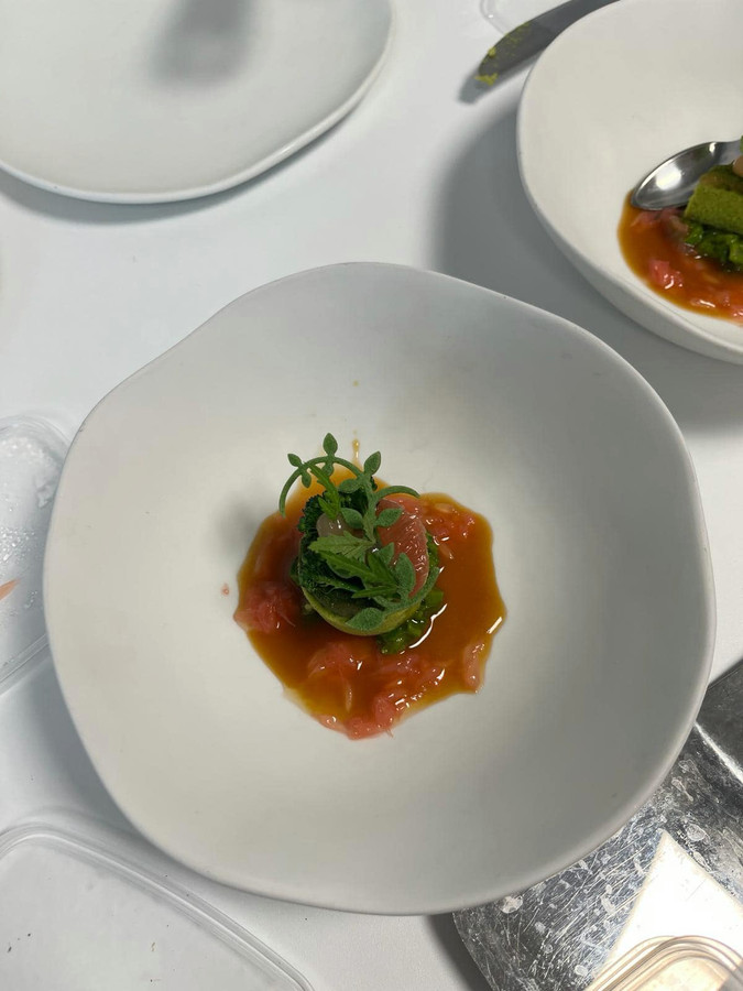 Sterren­chef Michel vervult laatste wens Luc (70) met zeer speciale ...