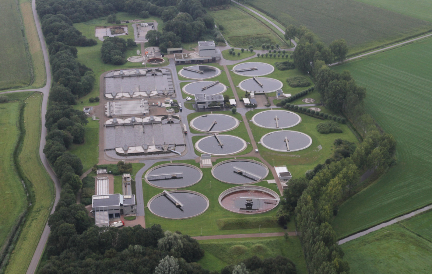 Stikstofslot provincie legt renovatie waterzuivering Oijen lam | Foto ...