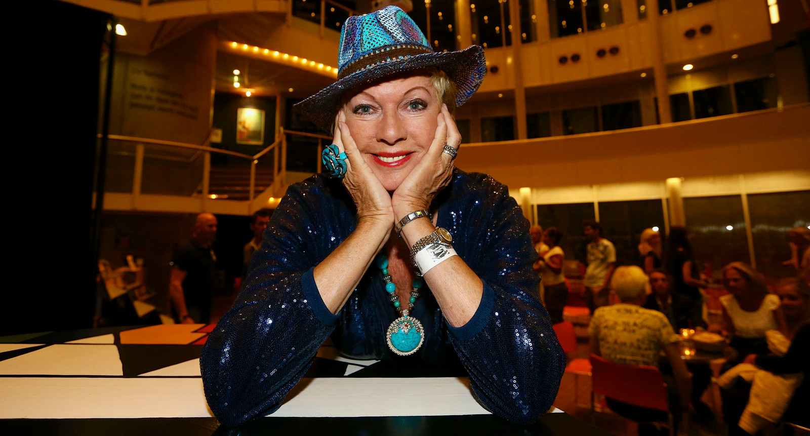 Ria Valk heldert op: ‘Ik ben niet de moeder van Mattie’ | Foto ...