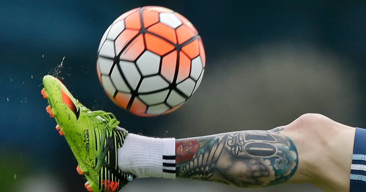 "Lionel Messi riskeert zijn enkel te verliezen" | Voetbal | hln.be