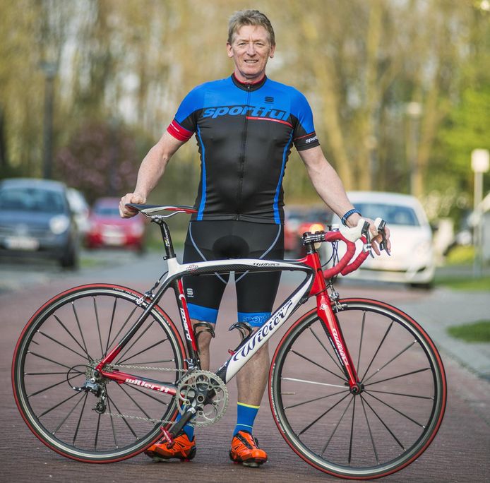 2.300 km fietsen voor Spaanse straathonden | Kontich | hln.be