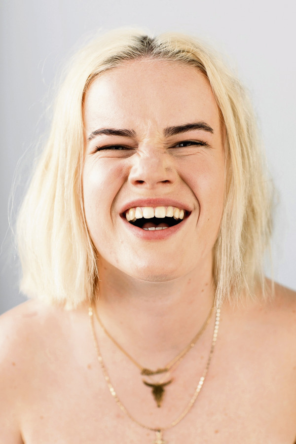 Weg met complexen: Eva De Roo, Ini Massez en andere powervrouwen over ...