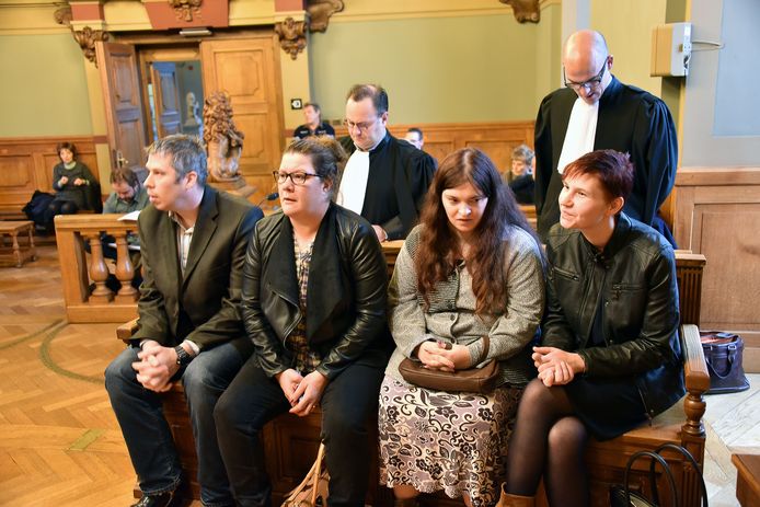 "Dood minnaar voorspeld" | Herentals | hln.be