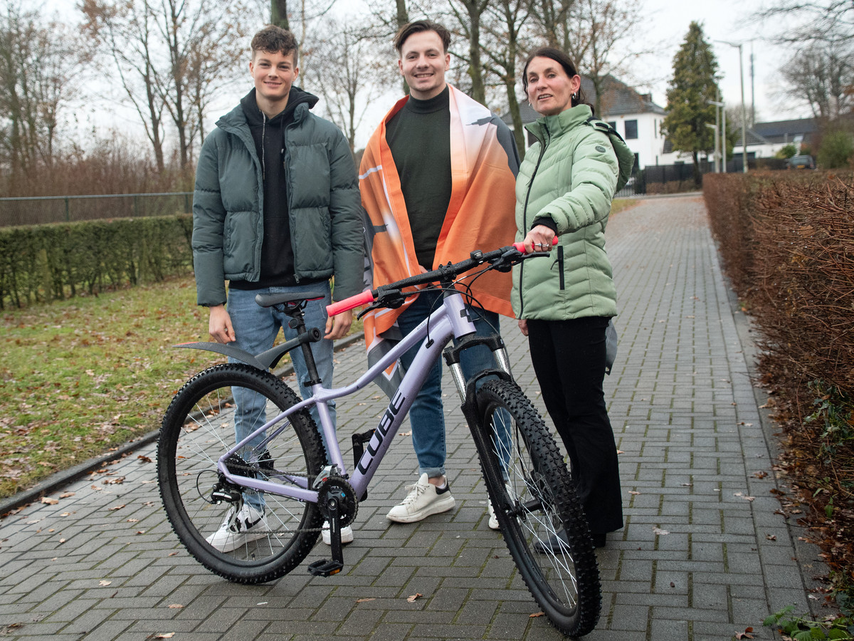 Zeeuws-Vlaamse scholieren fietsen weer de Mont Ventoux op voor ...