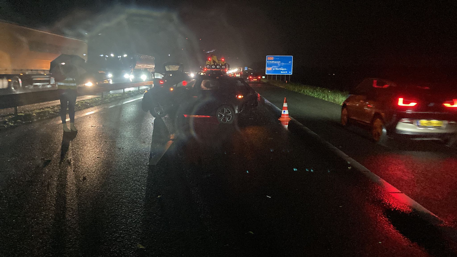 File op A50 van Arnhem richting Oss, vertraging neemt af | Foto ...