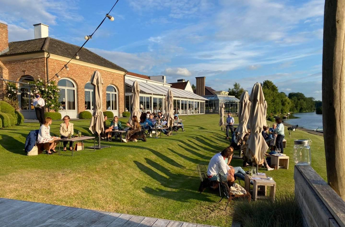 Eten aan het water: op deze 8 adresjes in de regio Gent geniet je van ...