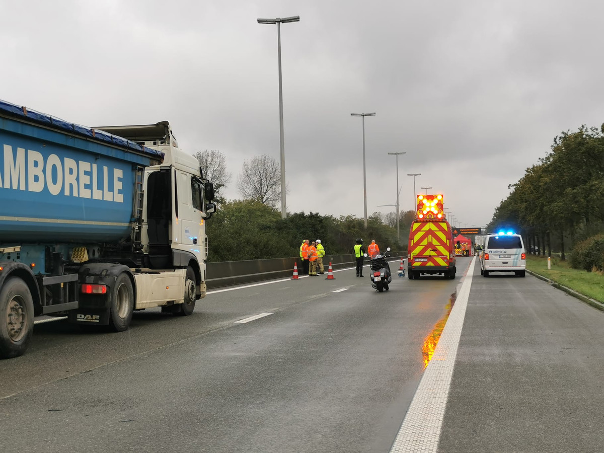 Automobilist komt om het leven bij zwaar verkeersongeval op E34 | Foto ...