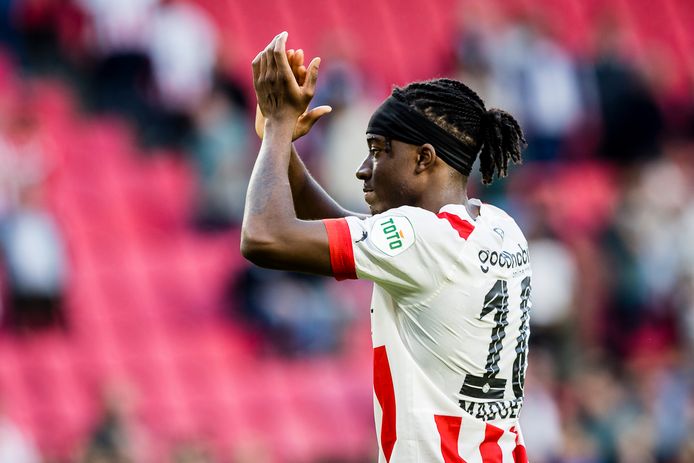 PSV wint besloten oefenduel met Poolse nummer een dankzij vier ...
