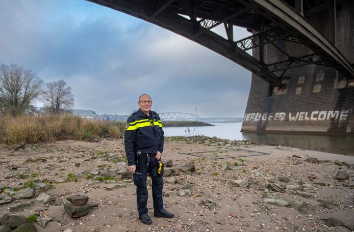 Nijmeegse wijkagent Jan Jacobs bekroond met politieprijs vanwege zijn ...
