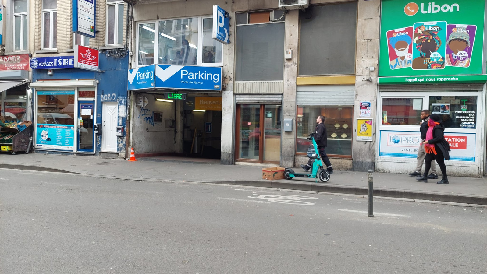 In de Brusselse Matongé-wijk, waar winkels wekelijks geplunderd worden ...