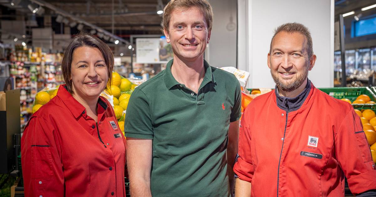 Edouard Deprez opent de deuren van Delhaize Ronse als zelfstandig ...