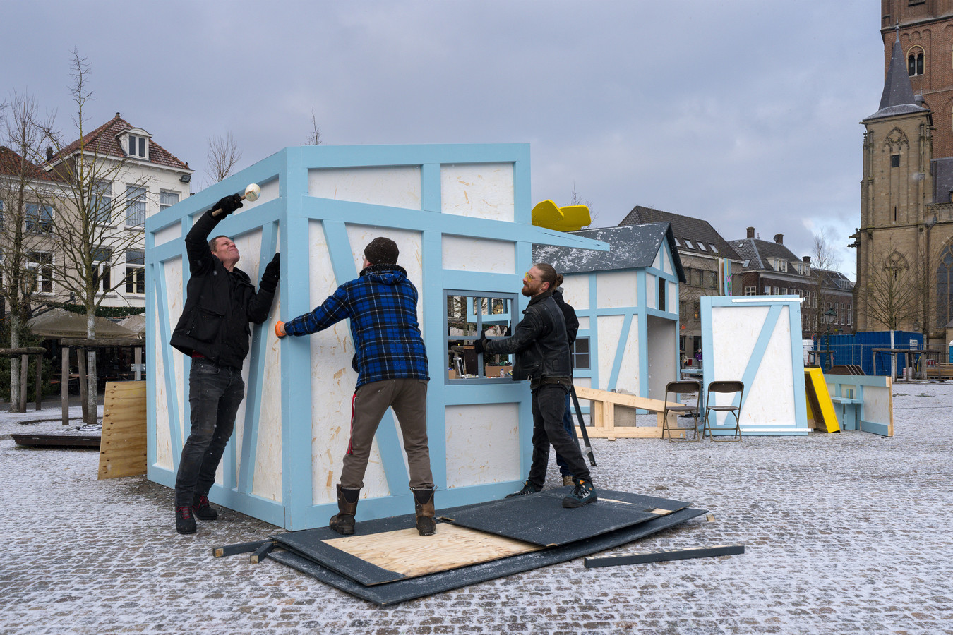 Iedereen schopt tegen de Heilige Huisjes: 'Een blamage, diep triest en ...