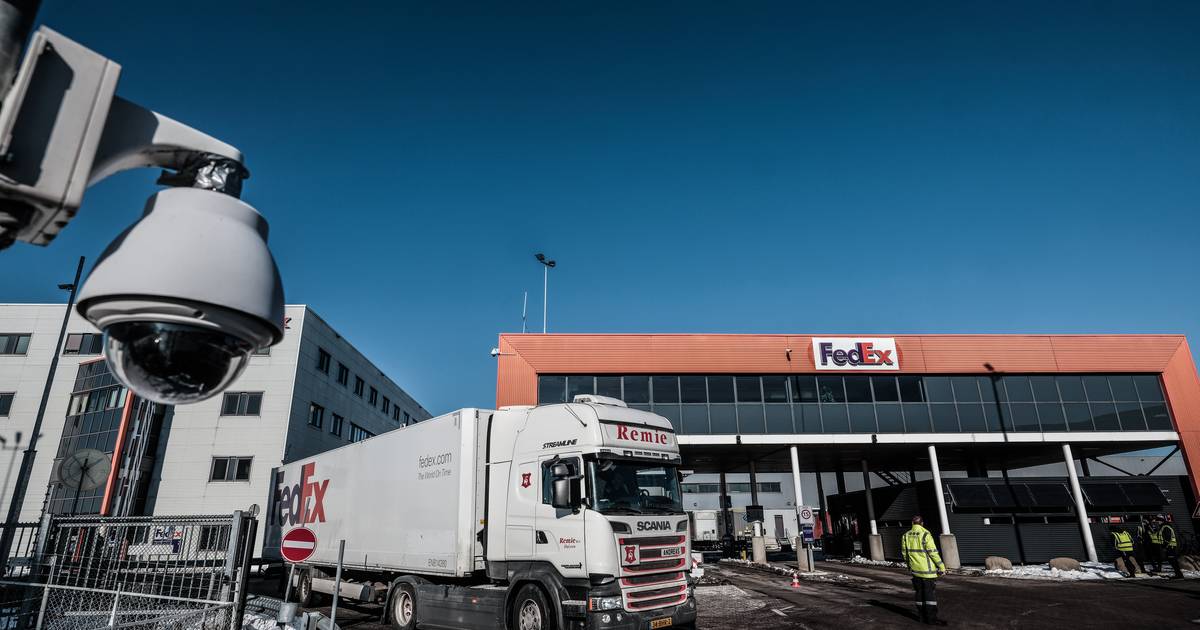 FedEx Duiven na inzakken dak nog niet veilig: medewerkers bij andere ...