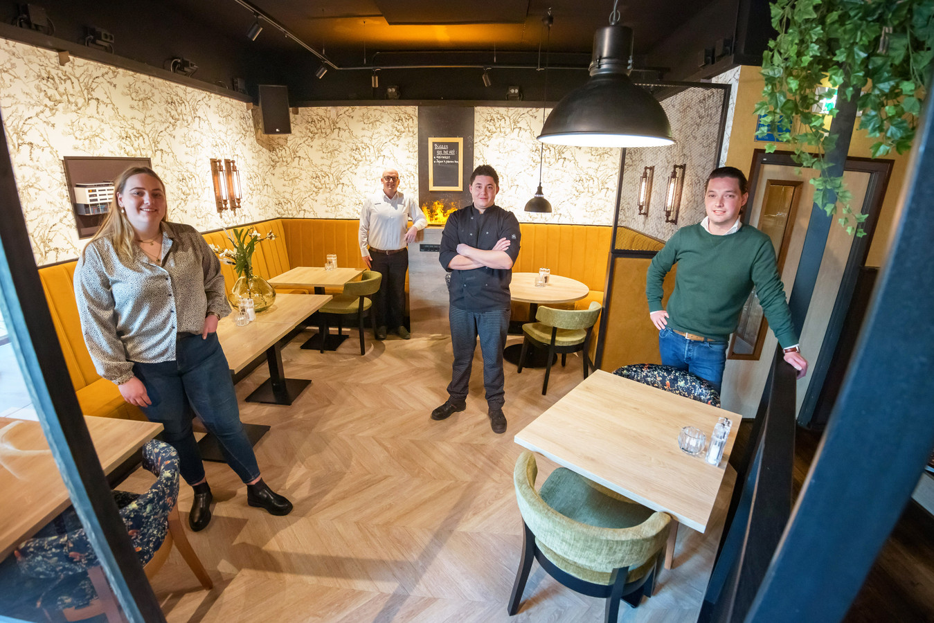 Kok, serveerster, receptionist, restaurantmanager: ‘Wij willen weer ...