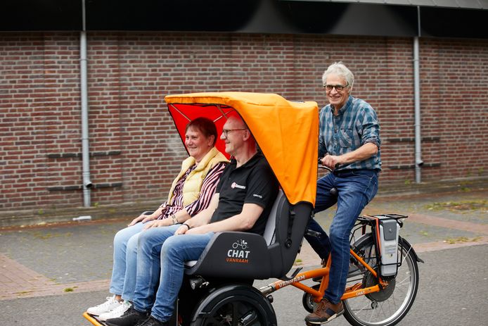 Genieten in elektrische riksja rond Lochem dankzij vrijwilligers: ‘Lang ...