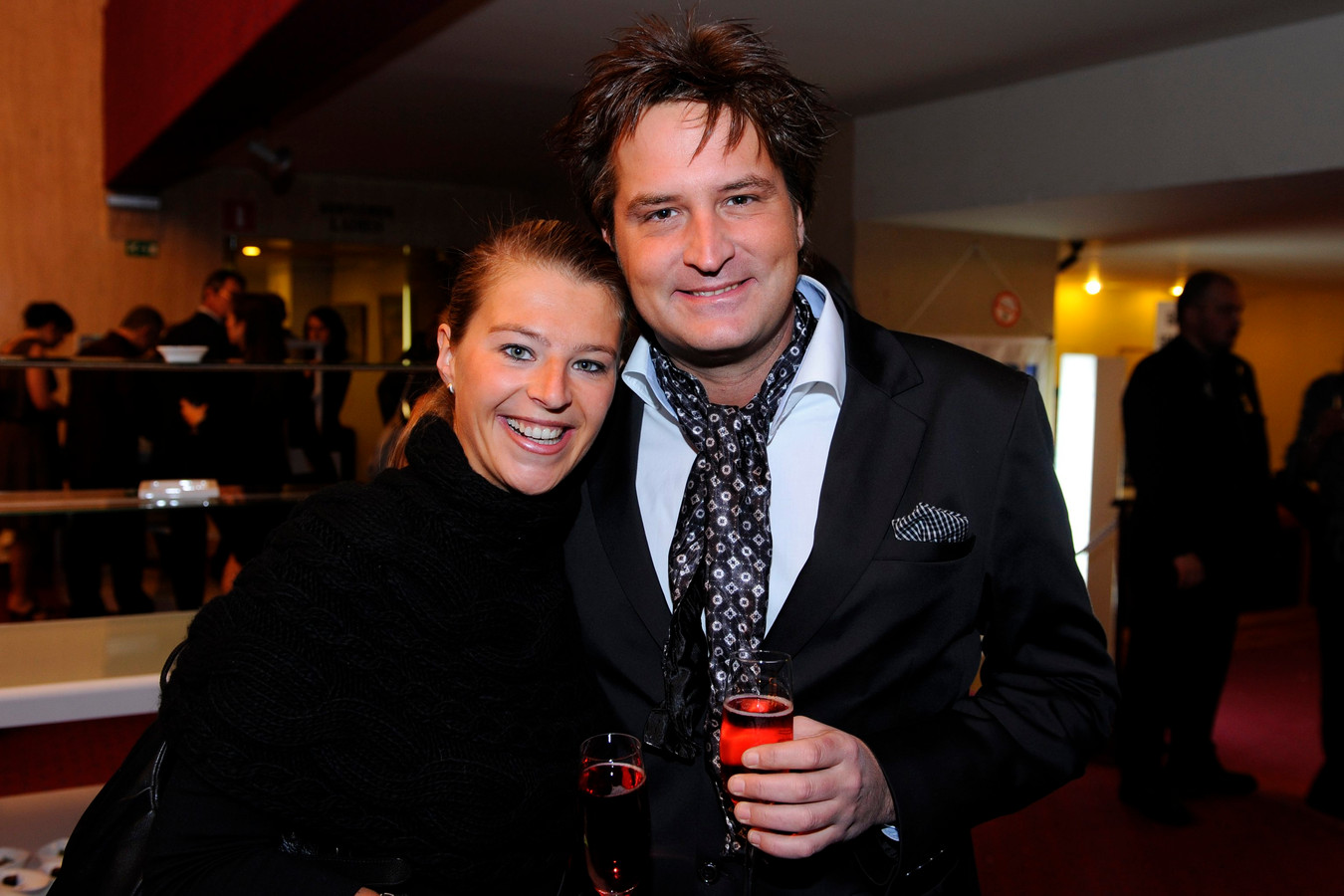 Hans Otten (41) zaterdag getrouwd met vriendin (32) in Mechelen | Foto ...