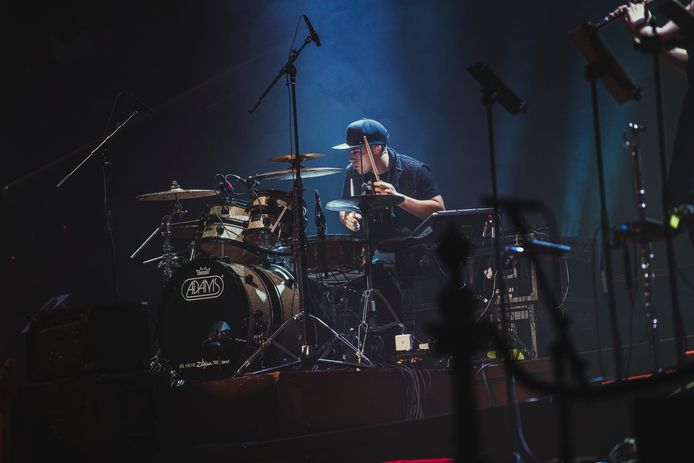 Rick is veelgevraagde drummer: ‘Henny Vrienten gaf mij advies om alles ...