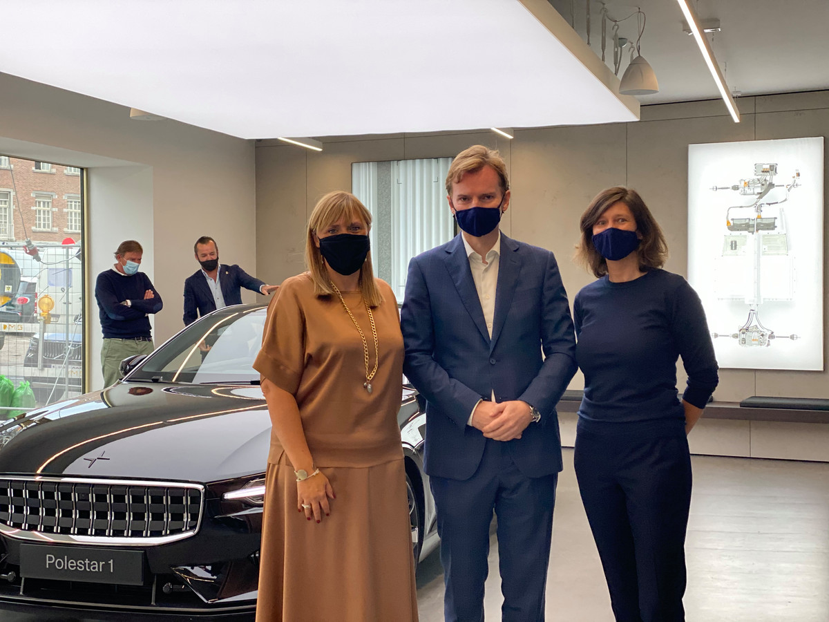 INTERVIEW. Tom (48) heeft acht autogarages onder zijn hoede: “Ik heb ...