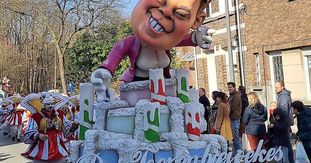 Carnavalstoet trekt met drie jaar vertraging weer door Mortsel ...