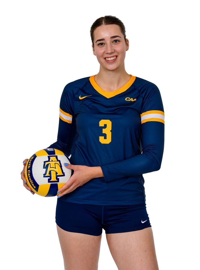 Van De Mortel naar North Carolina: volleybalster Liselotte Spoormakers ...