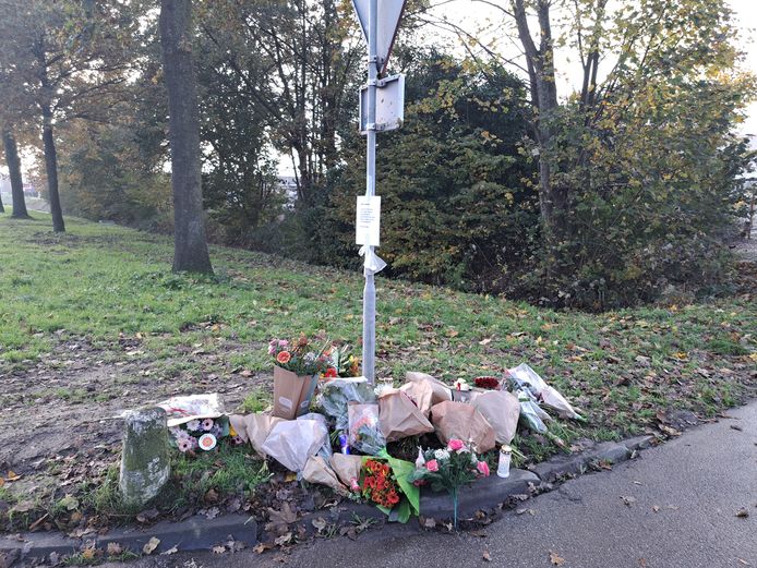 Bloemen en kaarsjes voor overleden Lorenzo (25): ‘Je was altijd lief ...